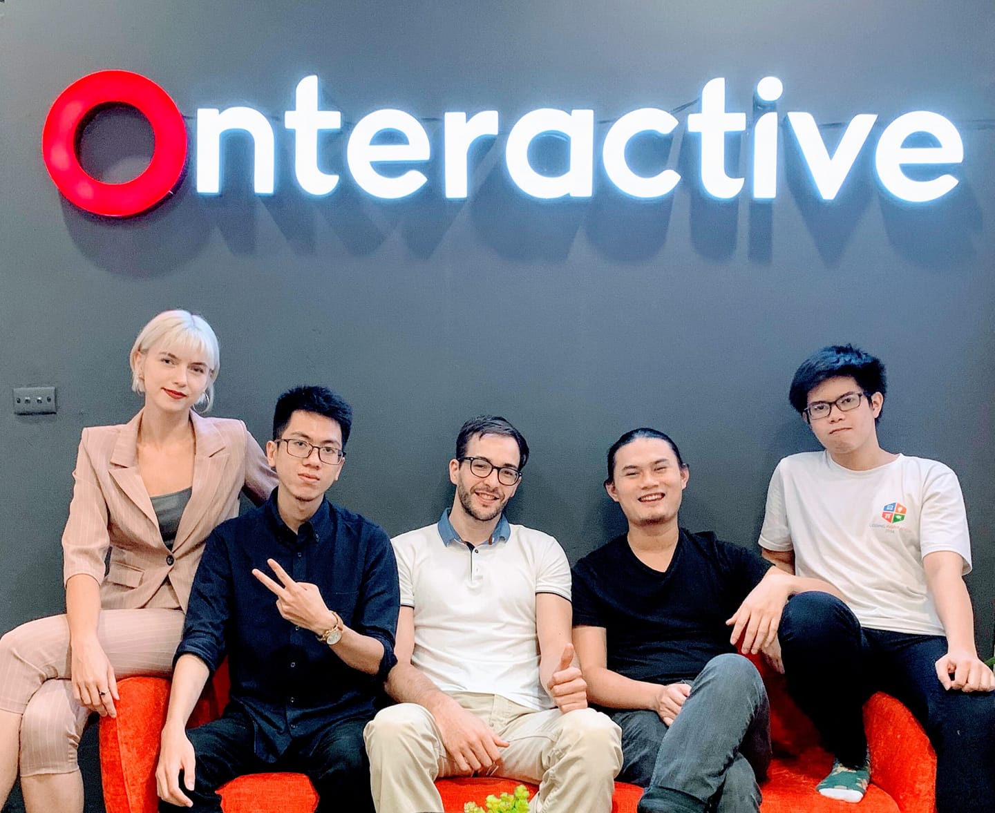 Alex Hoàng - Nhà thiết kế toàn cầu, quan trọng hơn một mức thu nhập hấp dẫn • RGB