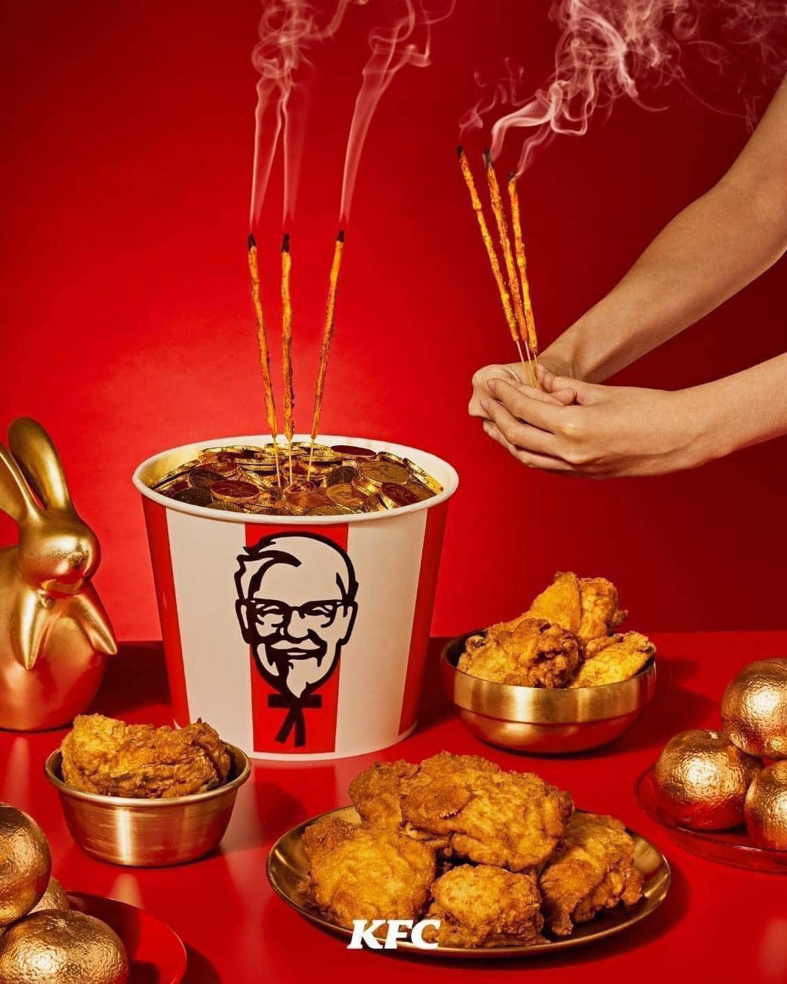 Độc lạ KFC Thái Lan: Ra mắt "gà rán cúng nhang khói" nhân dịp Tết ...