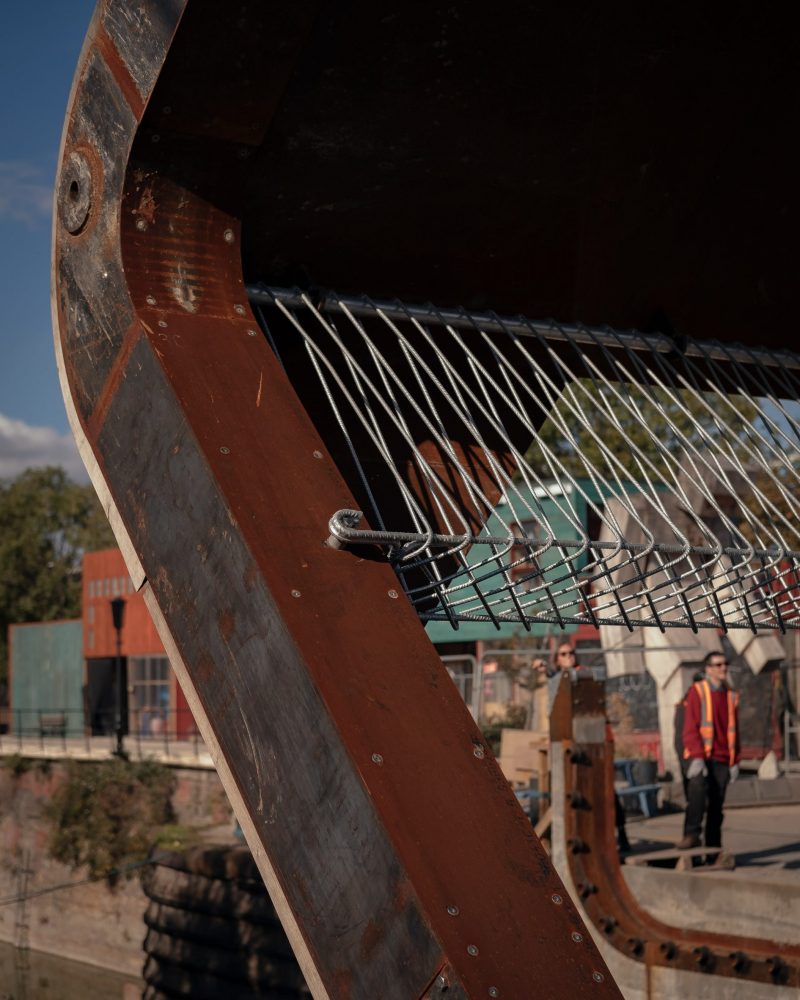 Cody Dock - cây cầu lăn đầu tiên trên thế giới ở London • RGB