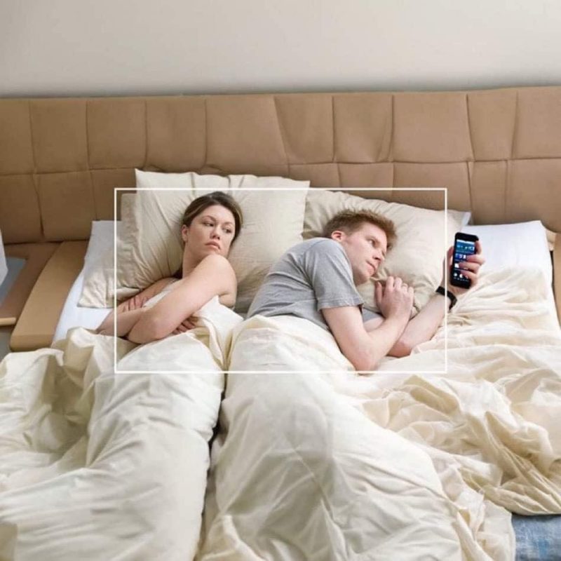 Các bức meme được AI mở rộng khung ảnh với Generative Fill trong Adobe ...