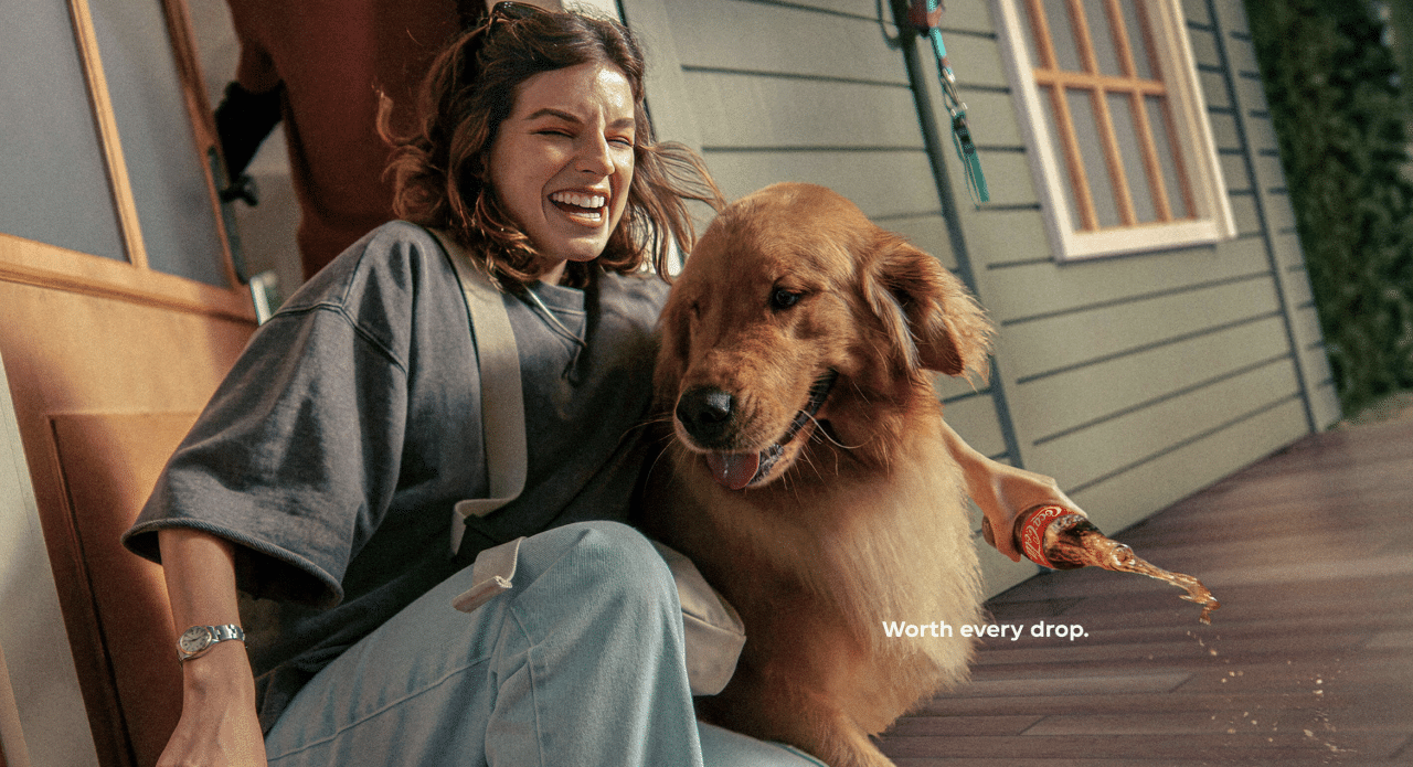 Coca-Cola không ngại bị đổ tràn vì khoảnh khắc gắn kết mới là "đáng giá ...