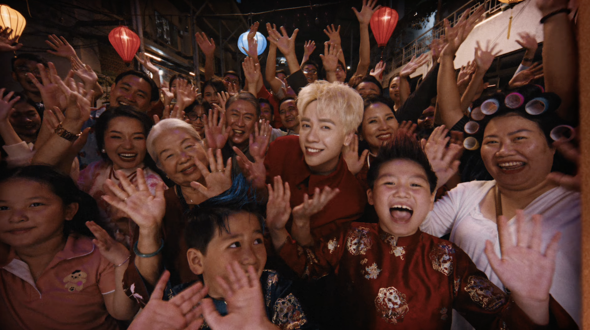 MV Tết 2026: Biti's Hunter "Bước Tới Tết Mới" cùng Quang Hùng MasterD • RGB